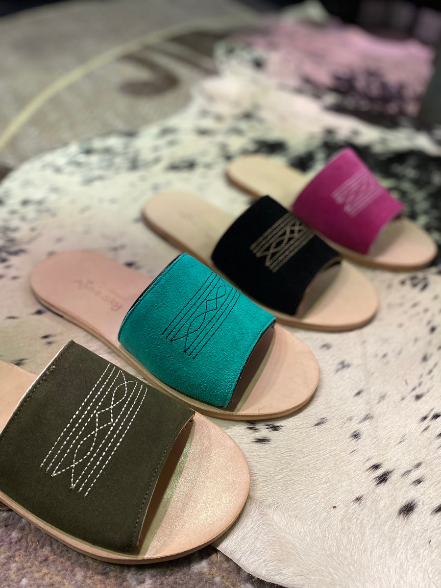 Nadia Western Slide – Rockin Rhona